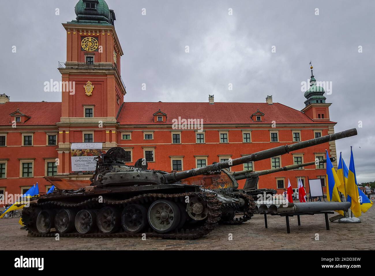 Russian t 72b tank hi-res stock photography and images - Alamy