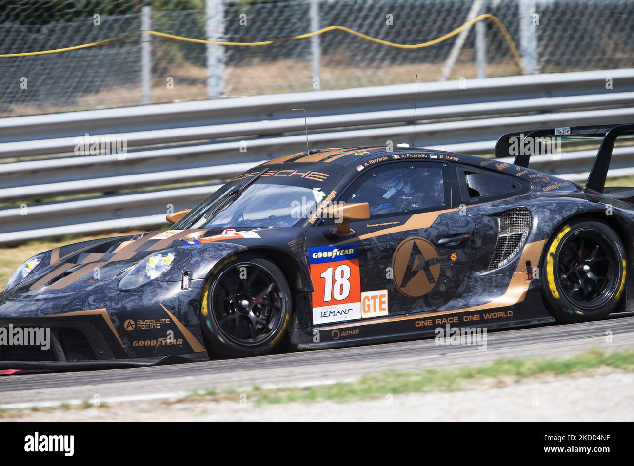 18 absolute racing hi-res stock photography and images - Alamy