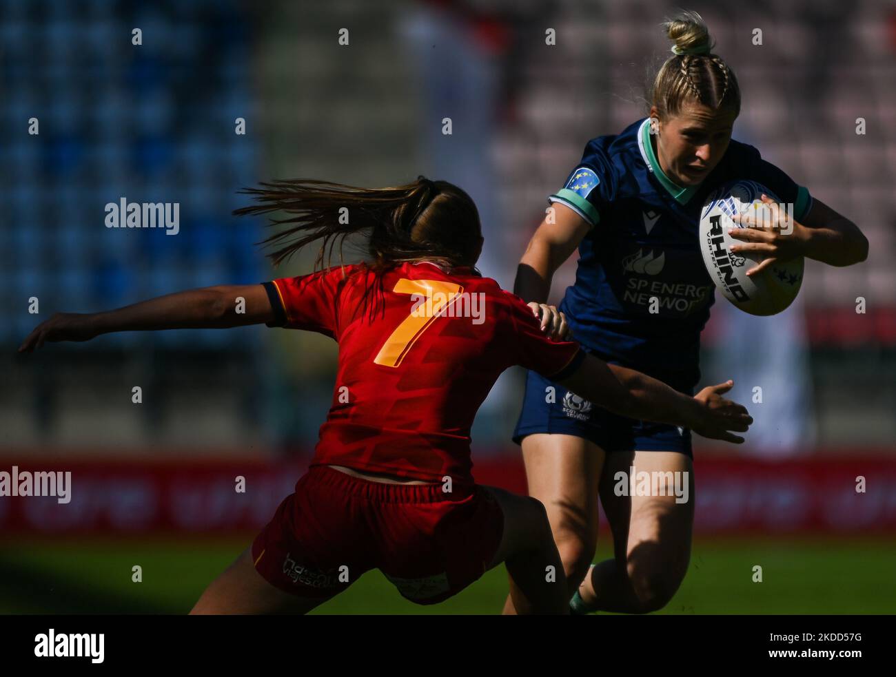 Raquel GARCIA (Left) of Spain challenging Shona CAMPBELL of Scotland ...