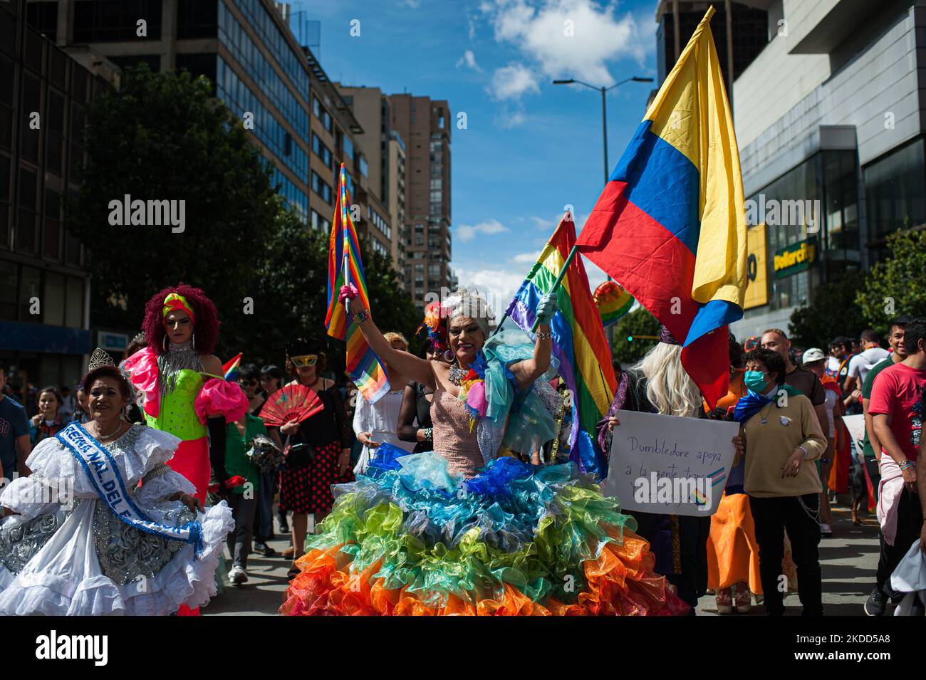 Drag women wave Colombian and pride flags during the international ...
