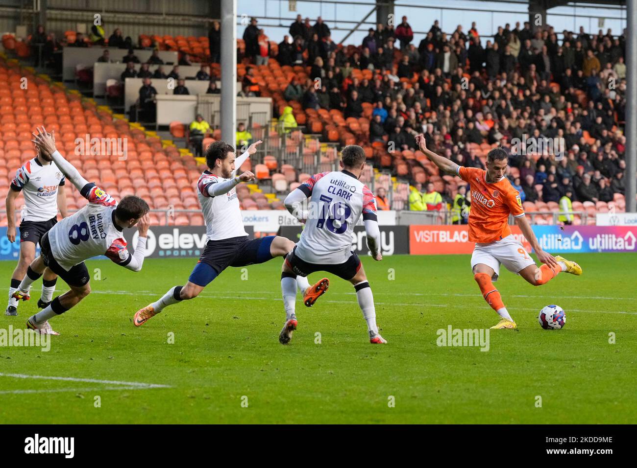 Jerry Yates #9 of Blackpool sets to shoot during the Sky Bet ...