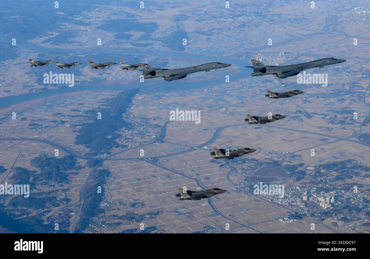 Gunsan, Jeonbuk, South Korea. 5th Nov, 2022. Two B1-B Bomber, F-35, F ...