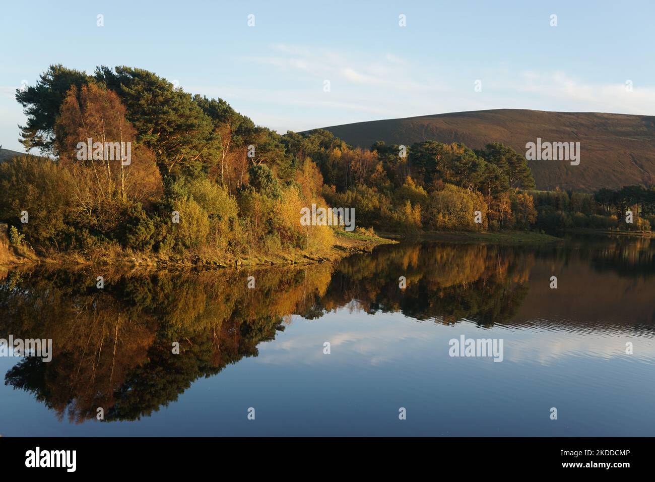 Threipmuir reservoir in the pentlands hi-res stock photography and ...