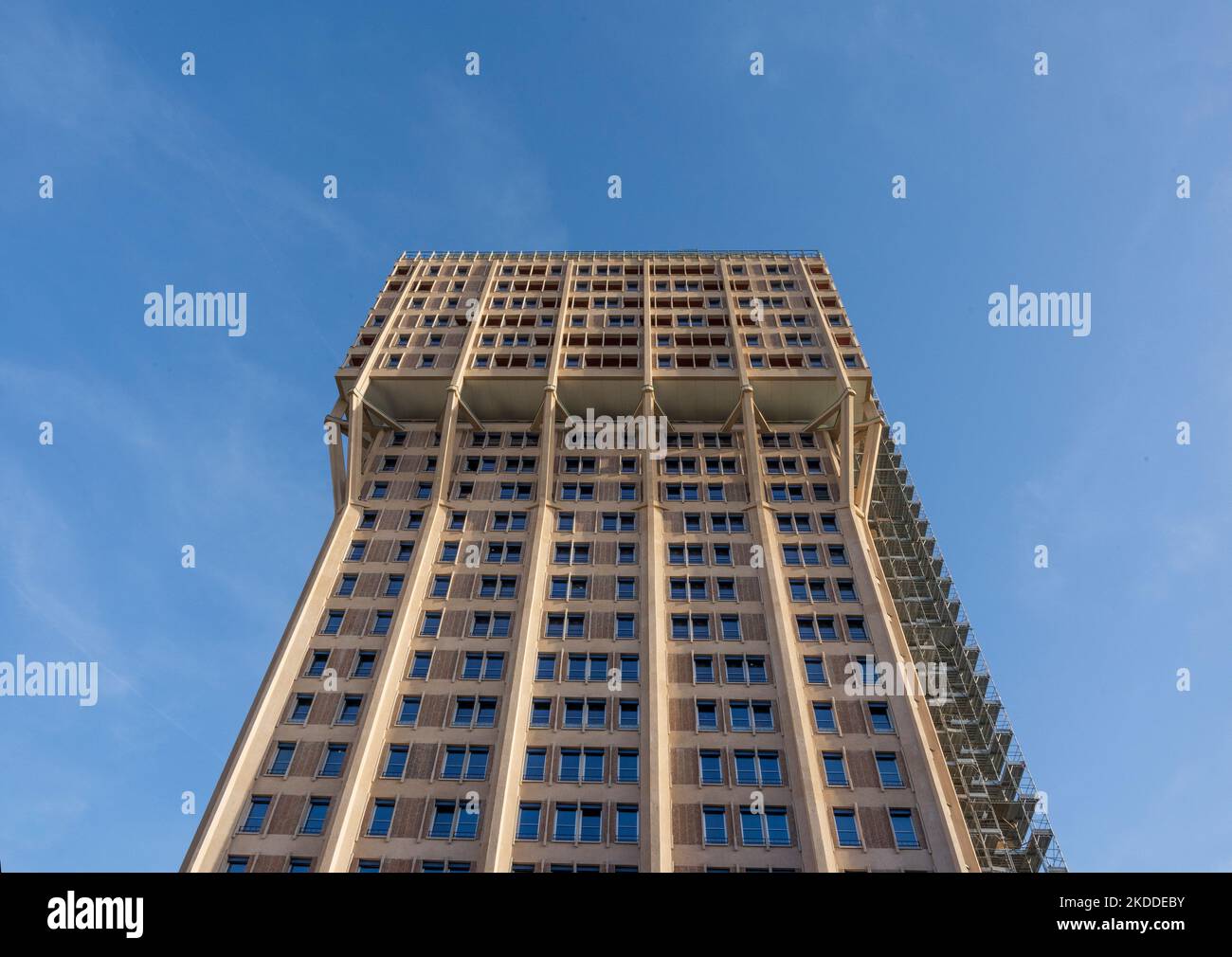 1950s skyscraper hi-res stock photography and images - Alamy