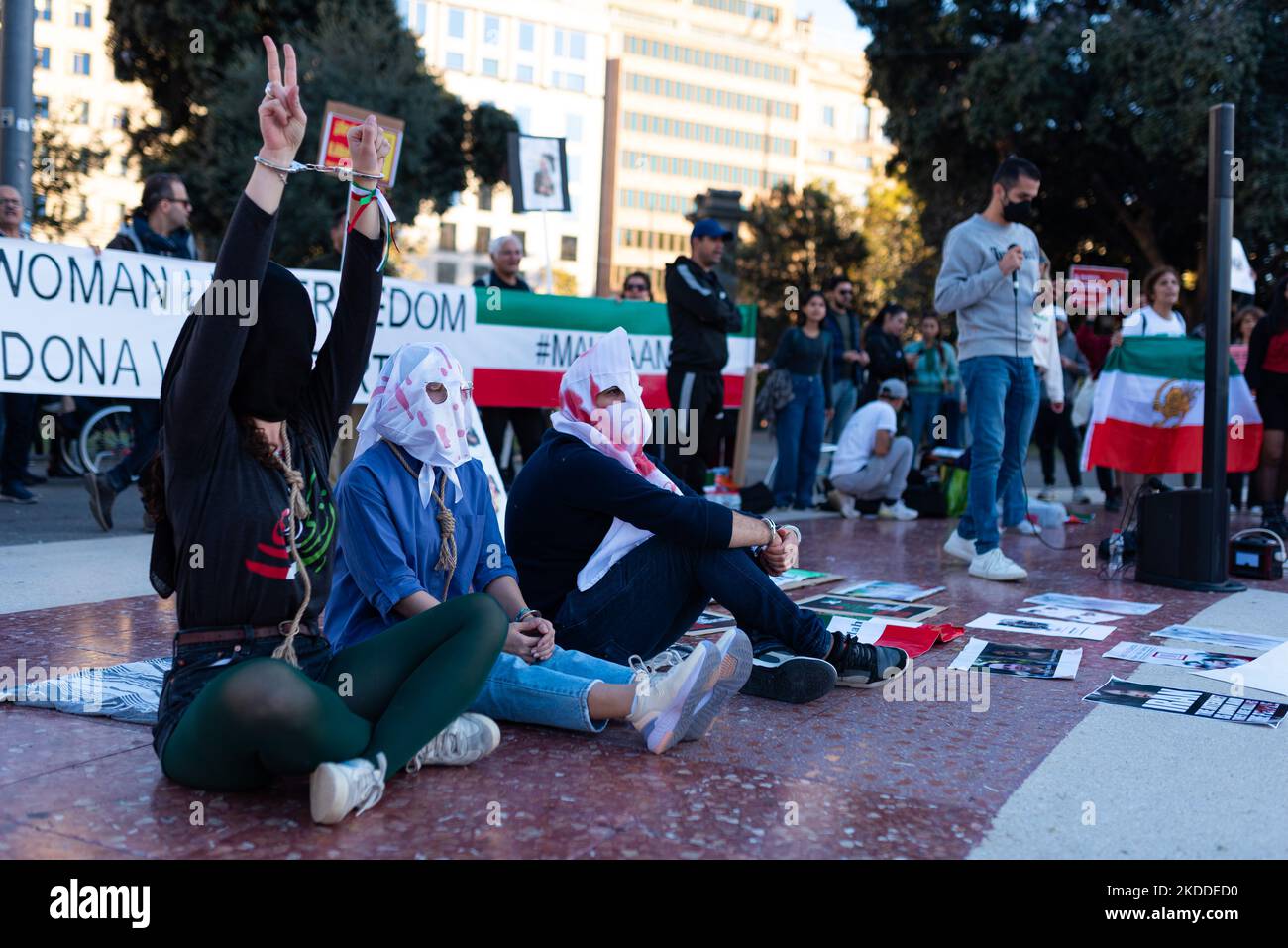 Barcelona, Spain. 05th Nov, 2022. Masked women are seen during the ...