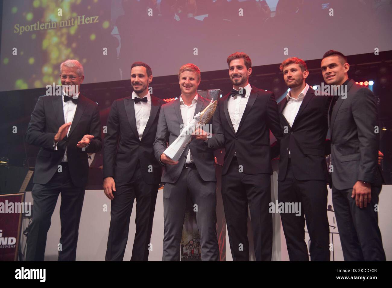 The Eintracht Frankfurt team receives the Pegasos Prize "Sportler with ...