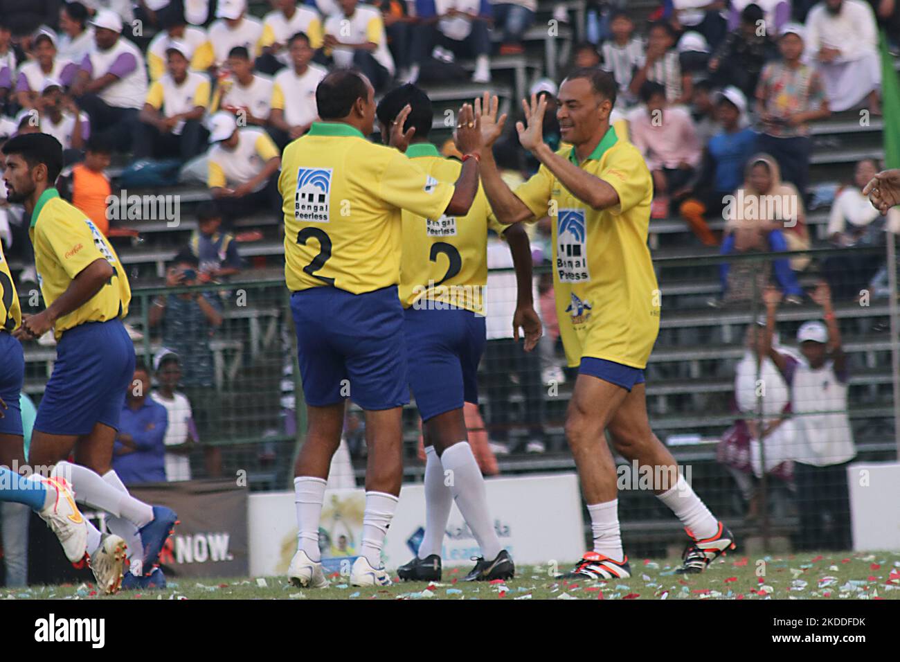 Kolkata, India. 05th Nov, 2022. Brazil legend Cafu (Yellow Jersey) in a ...