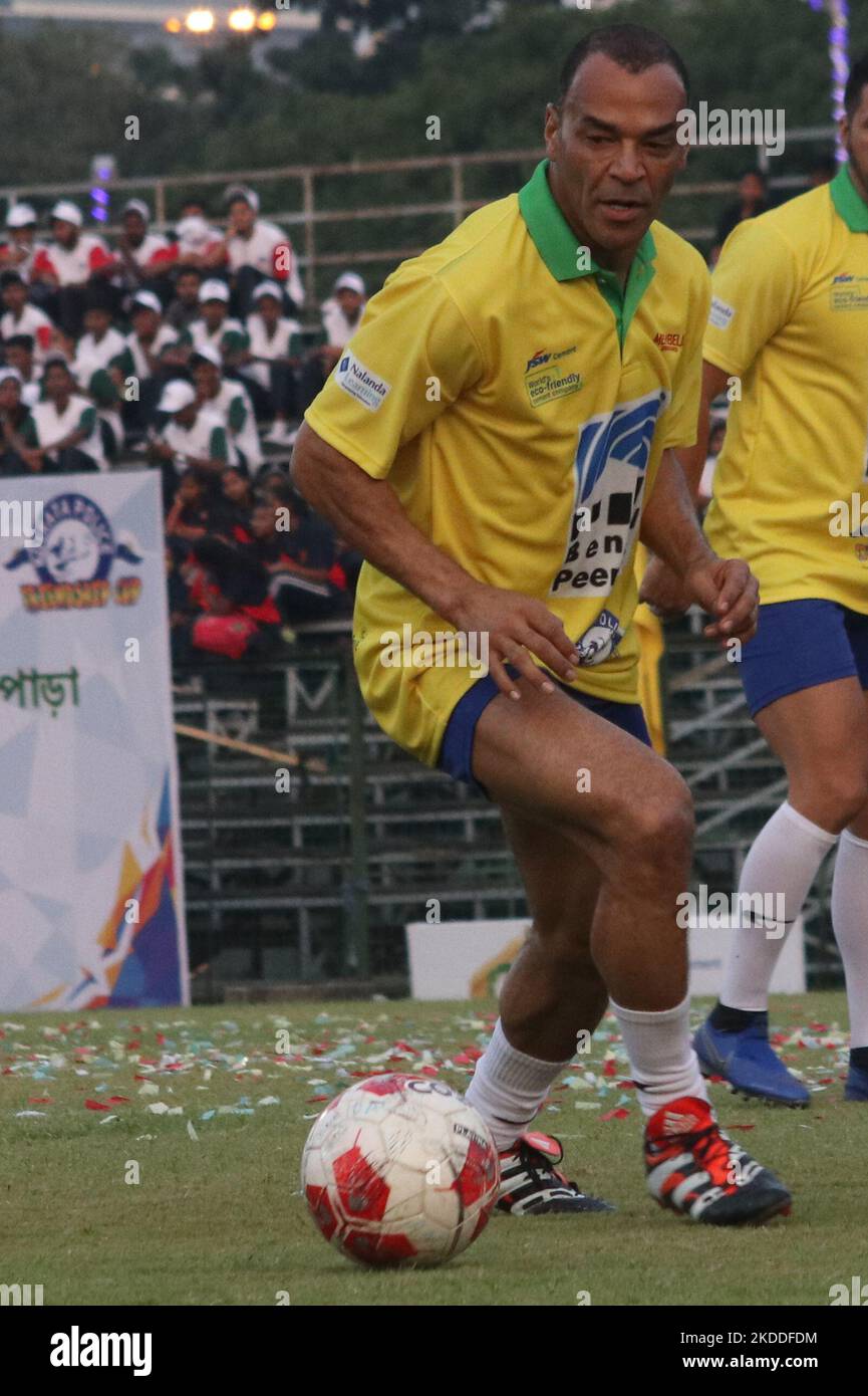 Kolkata, India. 05th Nov, 2022. Brazil legend Cafu (Yellow Jersey) in a ...