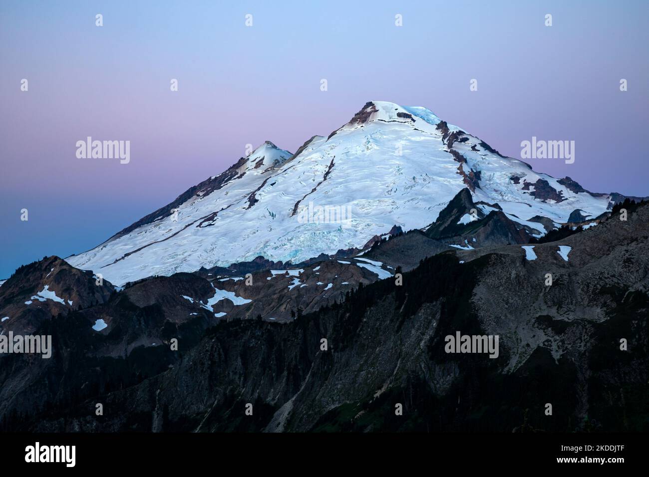 WA22711-00...WASHINGTON - Mount Baker at dawn from Artist Point in the ...