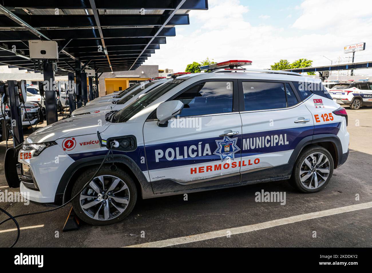 Electric patrols in the yard of the municipal police of Hermosillo ...