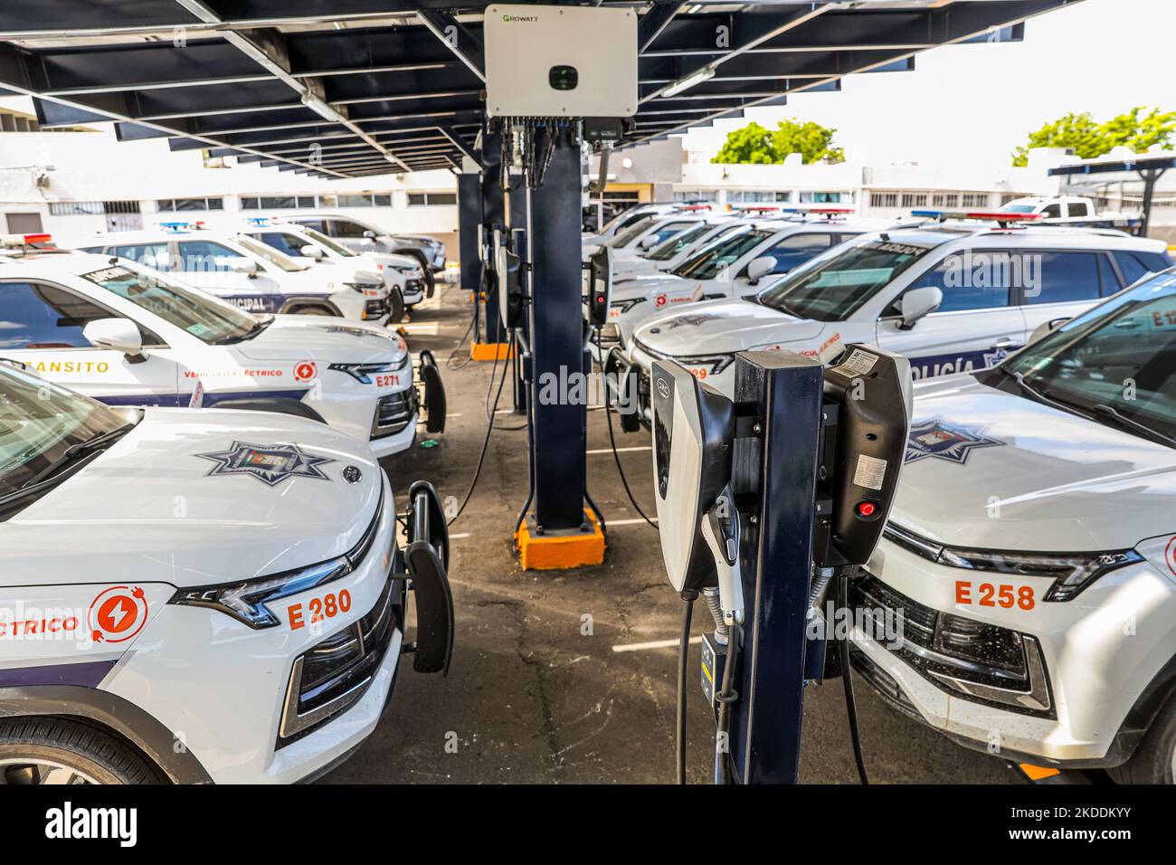 Electric patrols in the yard of the municipal police of Hermosillo ...