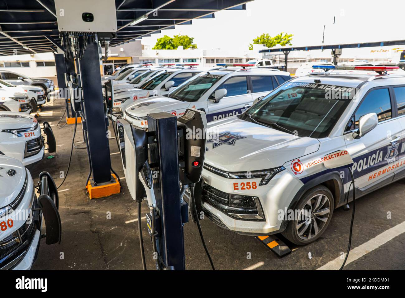 Electric patrols in the yard of the municipal police of Hermosillo ...