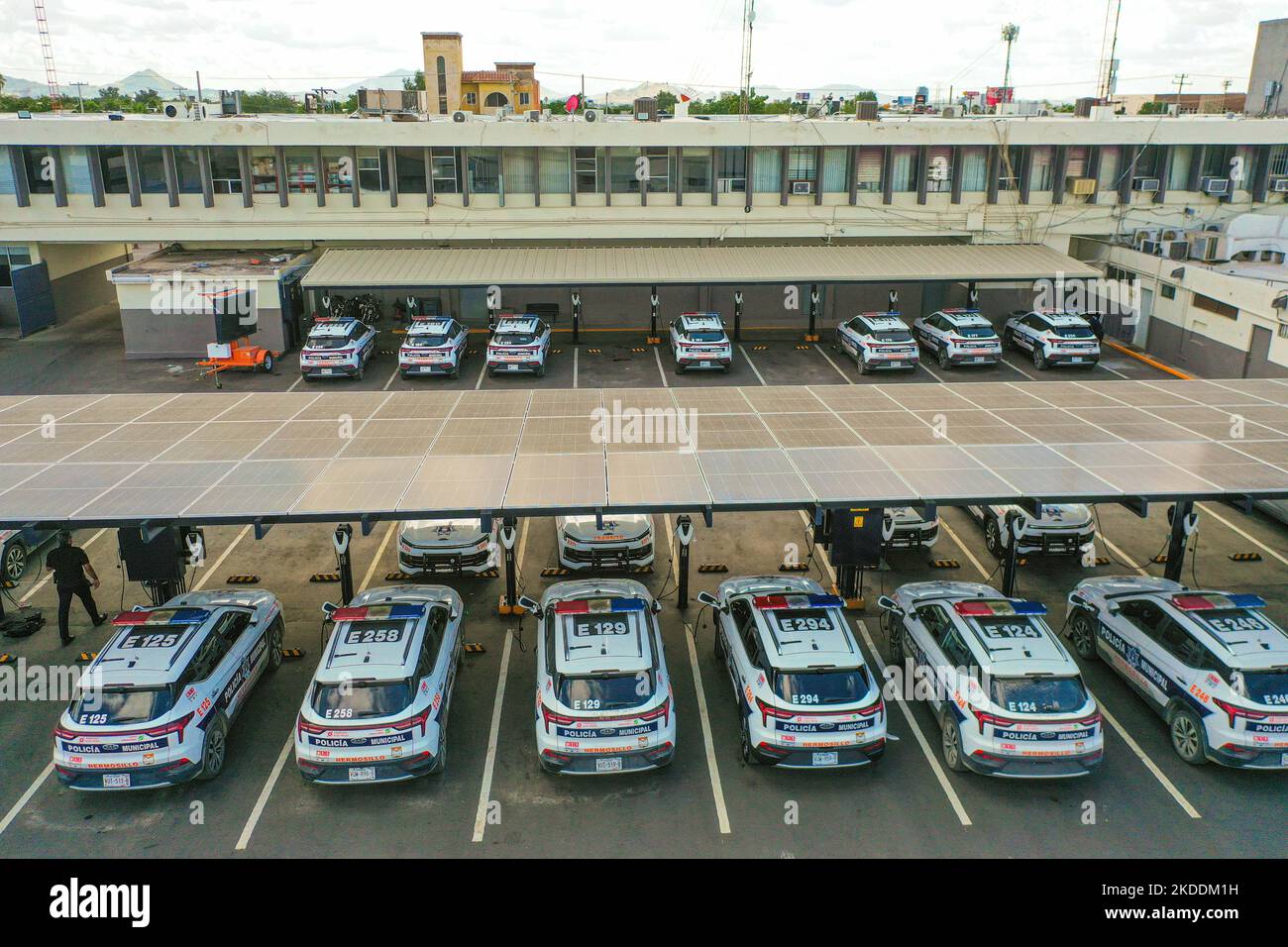 Electric patrols in the yard of the municipal police of Hermosillo ...