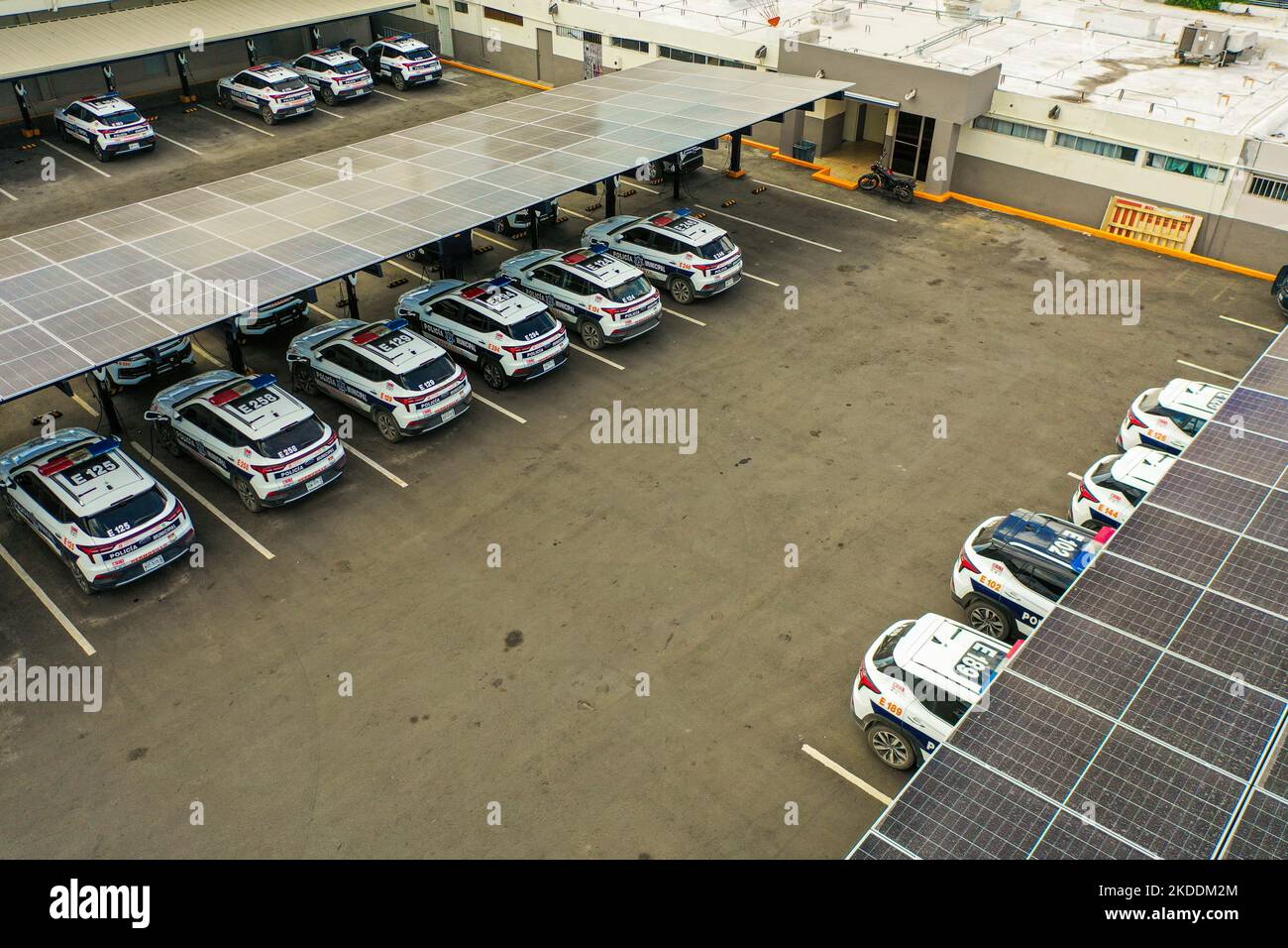 Electric patrols in the yard of the municipal police of Hermosillo ...