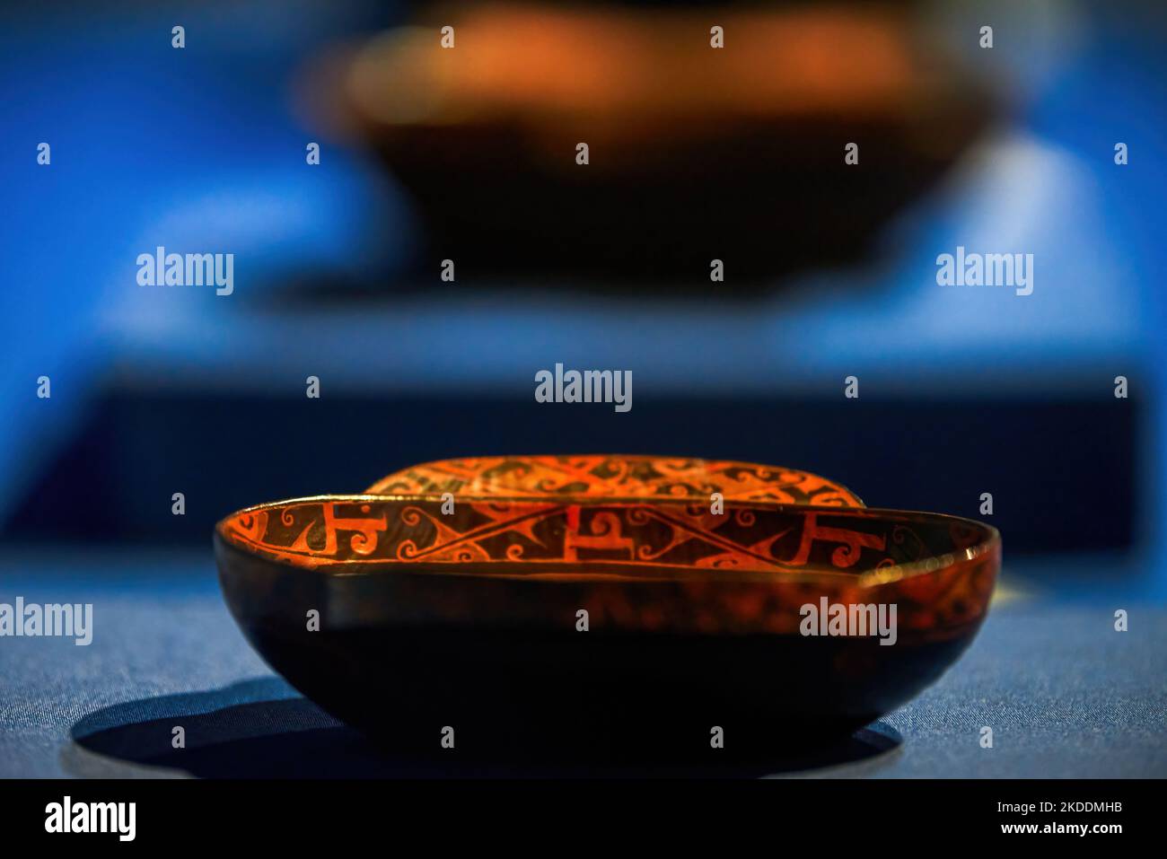 Prehistoric ancient food container hi-res stock photography and images ...