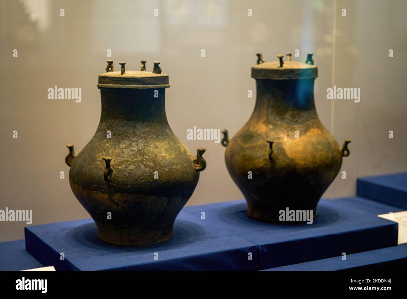 Bronze vessel cultural relics of Bashu and Sichuan culture in ancient ...