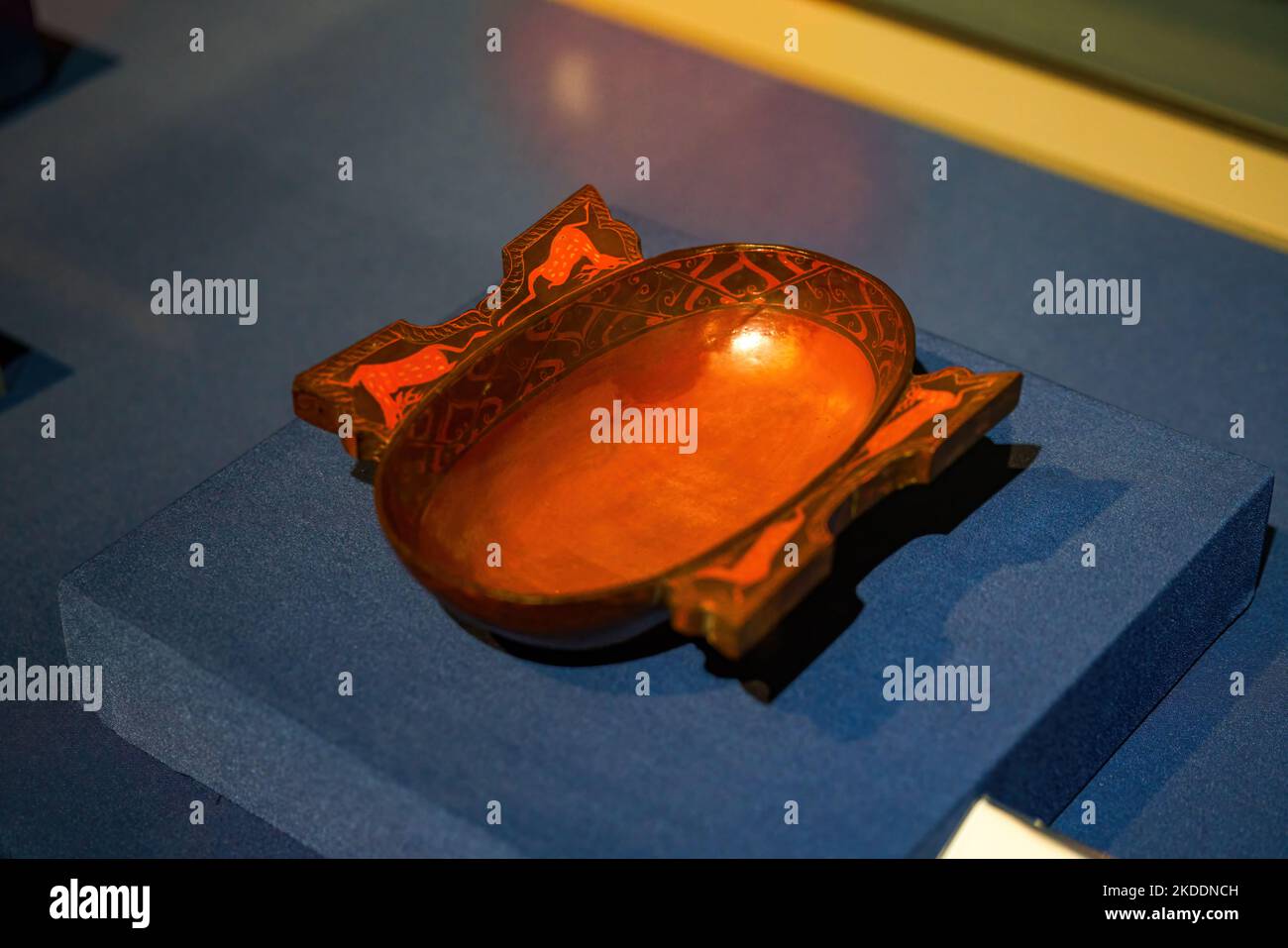 Ancient Chinese red lacquer vessel bowl cultural relics close-up Stock ...