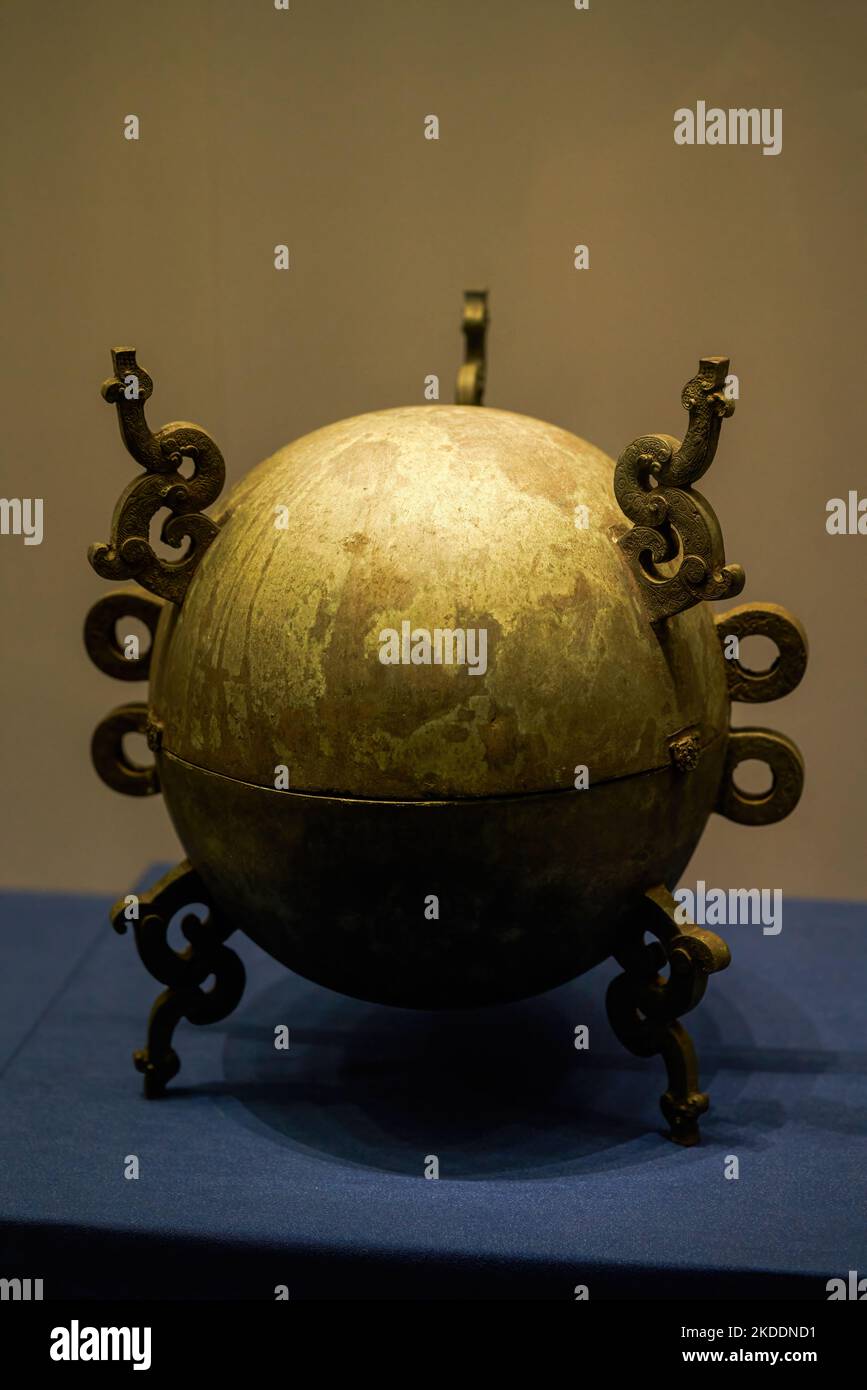 Bronze vessel cultural relics of Bashu and Sichuan culture in ancient ...