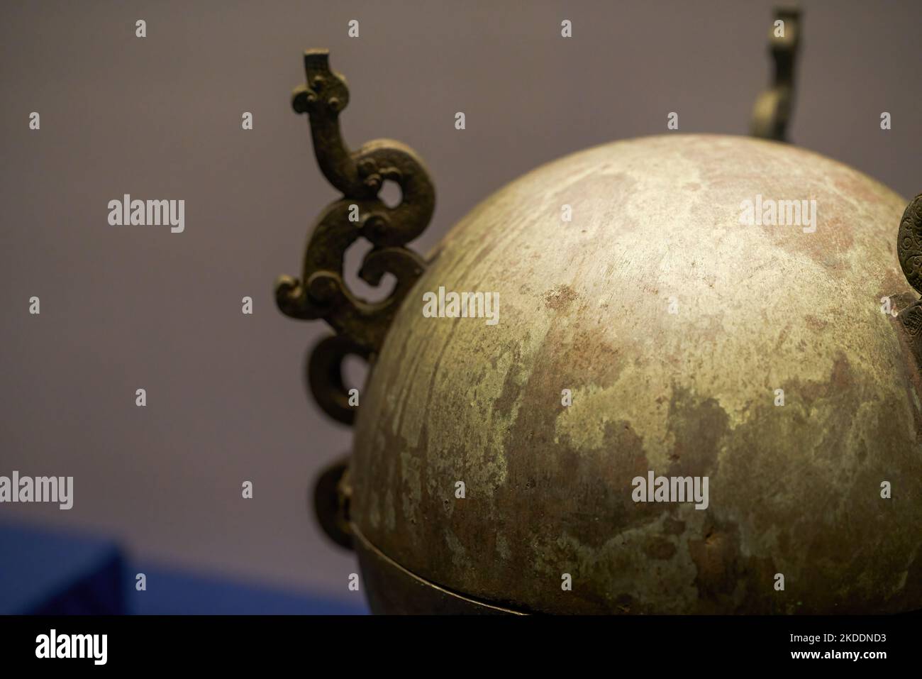 Bronze vessel cultural relics of Bashu and Sichuan culture in ancient ...