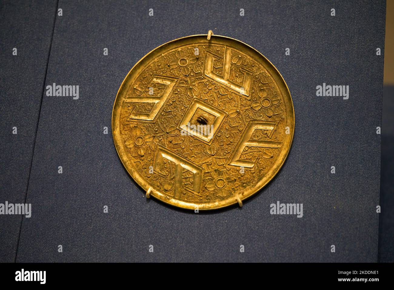 Ancient Chinese Bronze Ware and Bronze Mirror Relics Stock Photo - Alamy Ancient Chinese Bronze Ware and Bronze Mirror Relics Stock Photo - Alamy