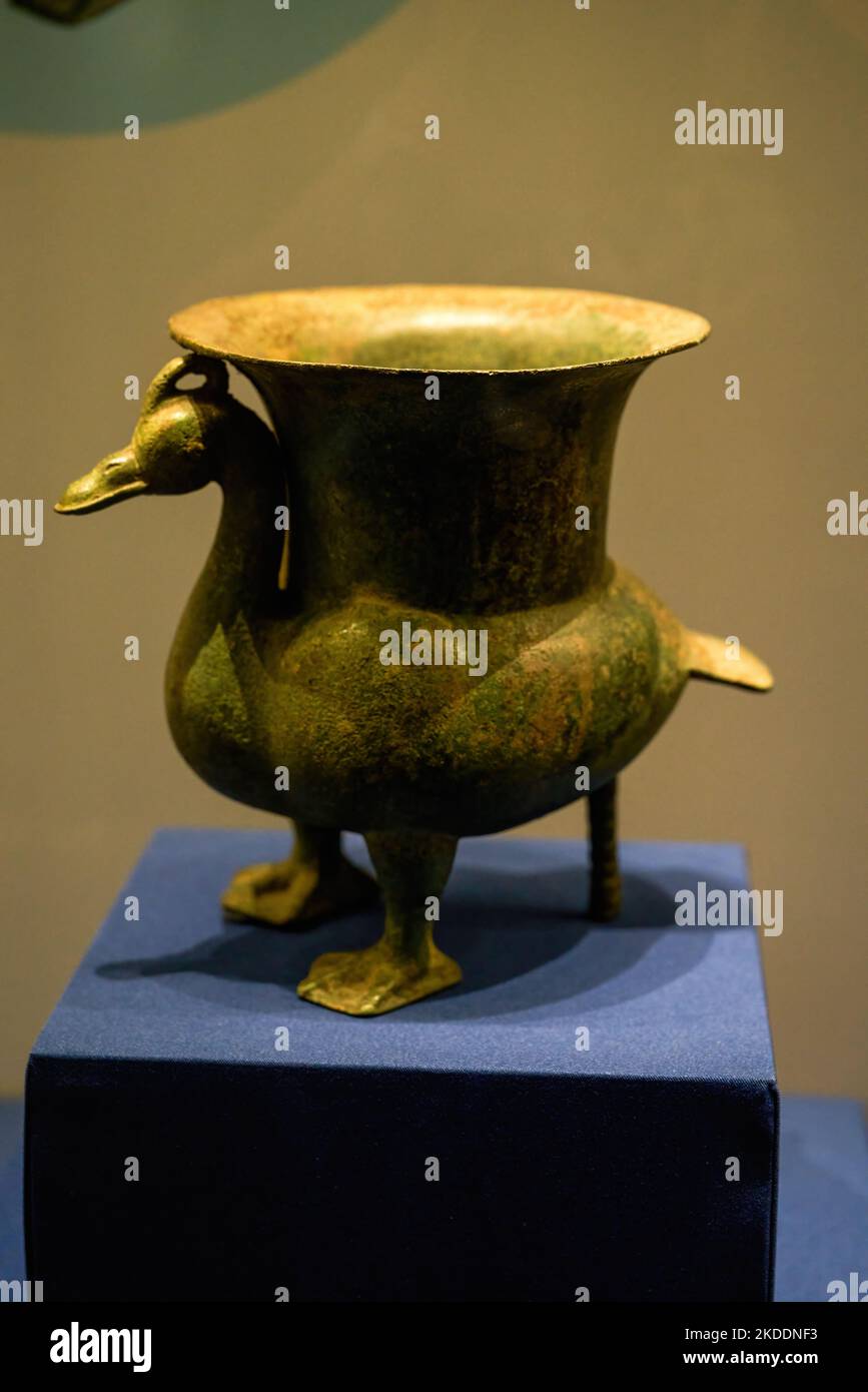 Bronze vessel cultural relics of Bashu and Sichuan culture in ancient ...