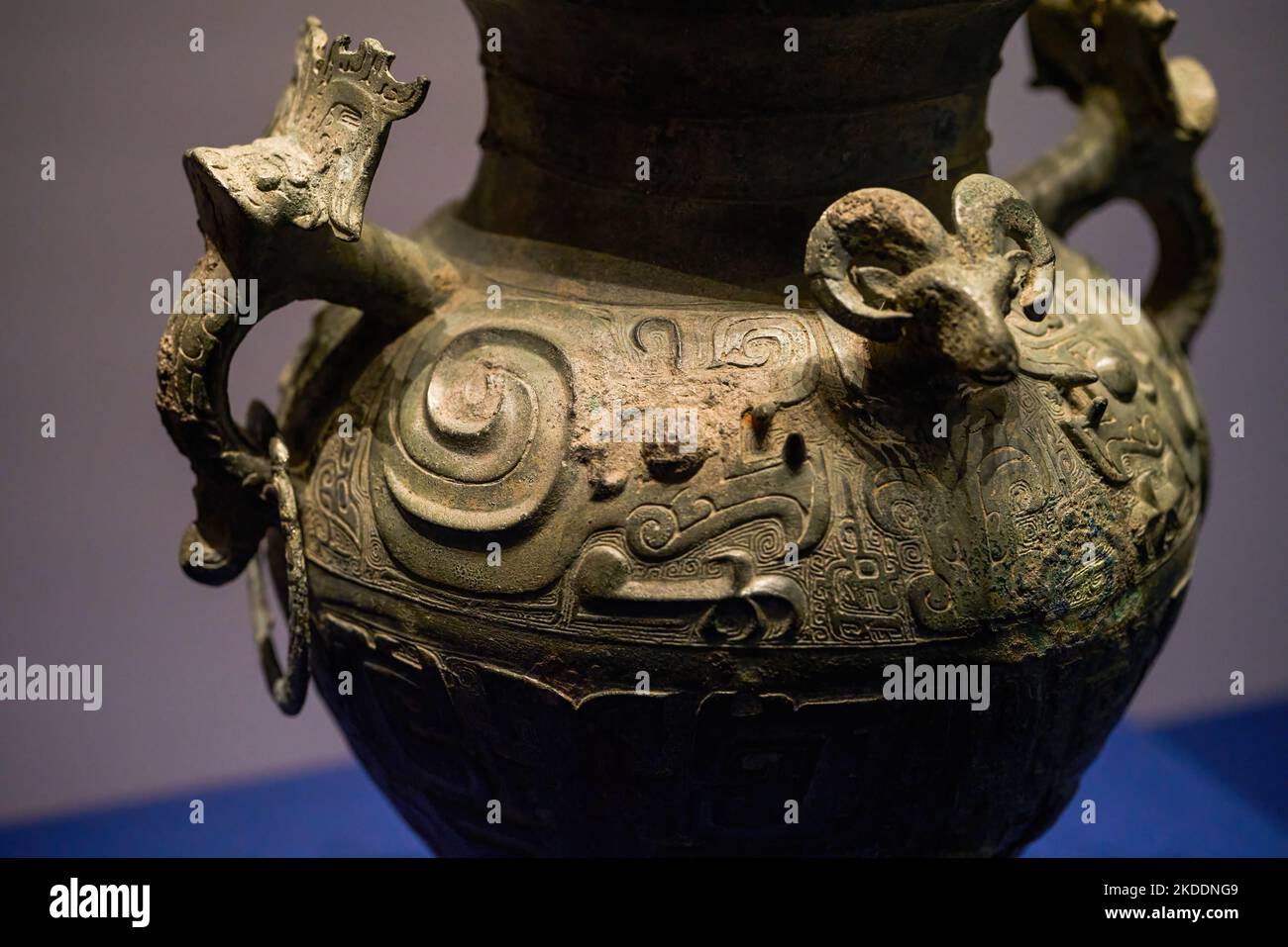 Bronze vessel cultural relics of Bashu and Sichuan culture in ancient ...