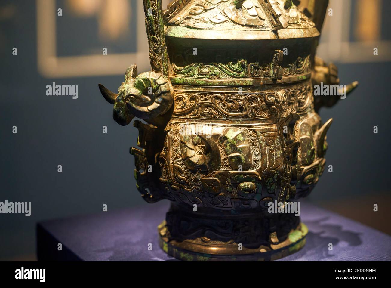 Bronze vessel cultural relics of Bashu and Sichuan culture in ancient ...