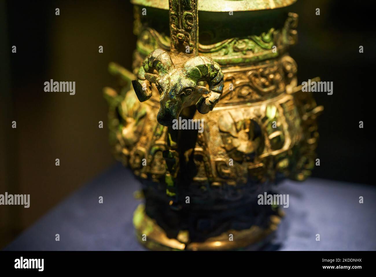 Bronze vessel cultural relics of Bashu and Sichuan culture in ancient ...