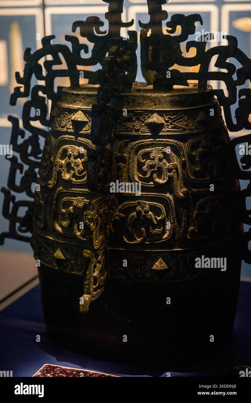 Bronze vessel cultural relics of Bashu and Sichuan culture in ancient ...