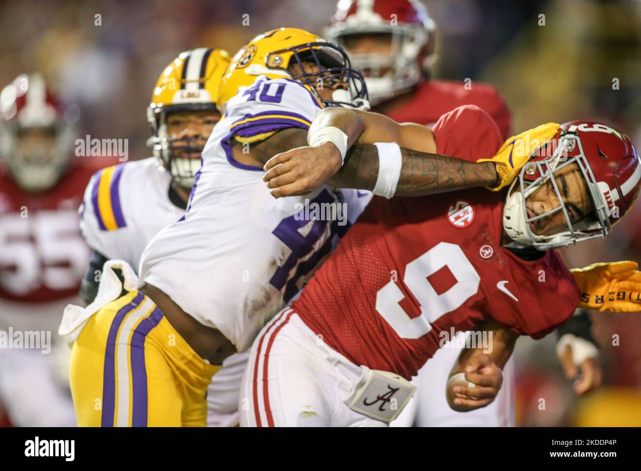 November 5, 2022: LSU's Harold Perkins Jr. (40) delivers a hit to ...