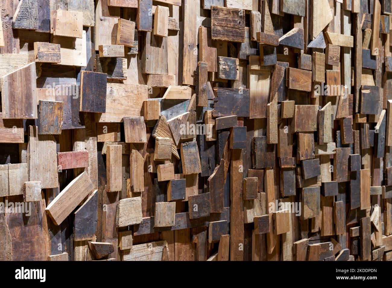 Timber planks covering a wall in a carpenter's shop Stock Photo - Alamy