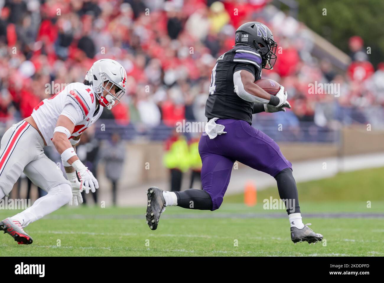 Evanston, Illinois, USA. 5th Nov, 2022. Northwestern Wildcats running ...