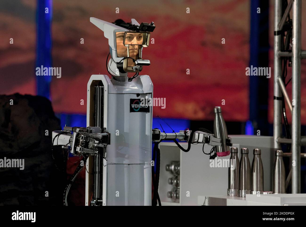 Long Beach, California, USA. 05th Nov, 2022. The robot from Dragon Tree ...