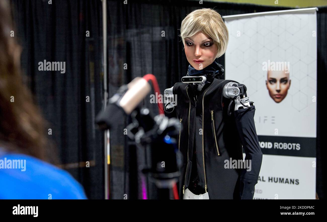 Long Beach, California, USA. 04th Nov, 2022. XOXE, a non-competing ...