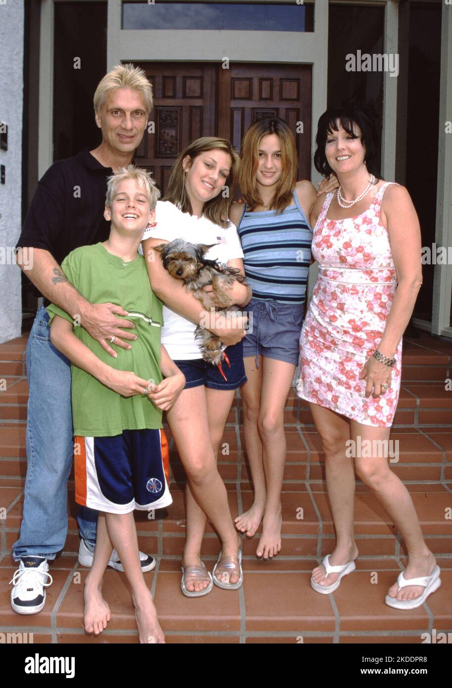 Laguna Beach CA Apr 1999: Aaron Carter & Family private shoot at home ...