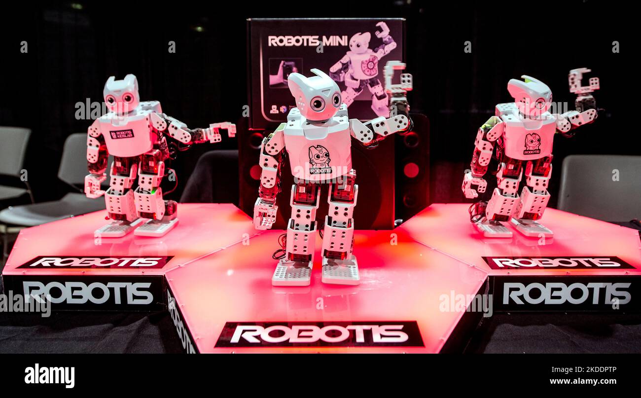 Long Beach, California, USA. 04th Nov, 2022. Toy robots from Robotis ...