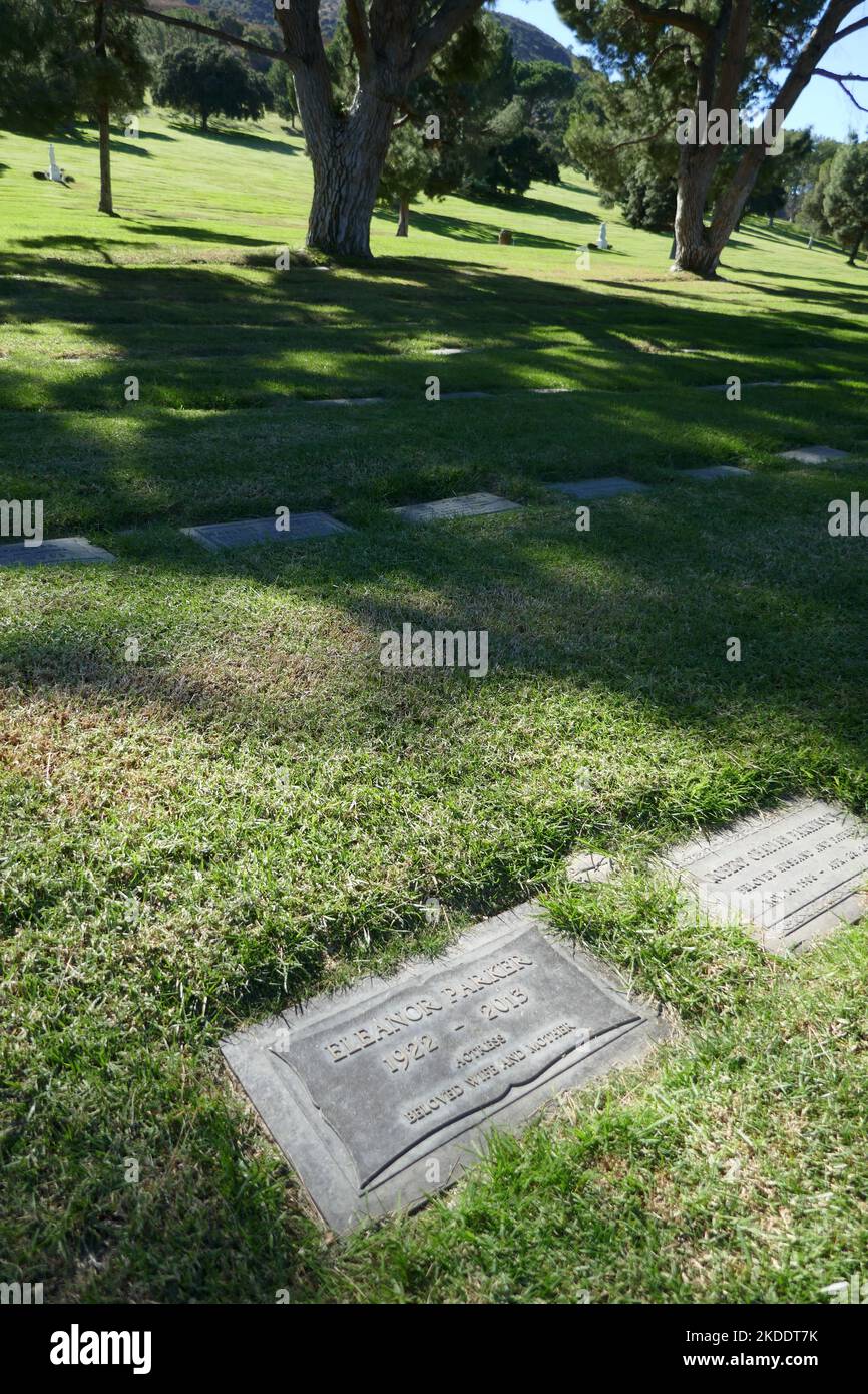 Los Angeles California Usa 3rd November 2022 Actress Eleanor Parkers Grave In Eternal Love