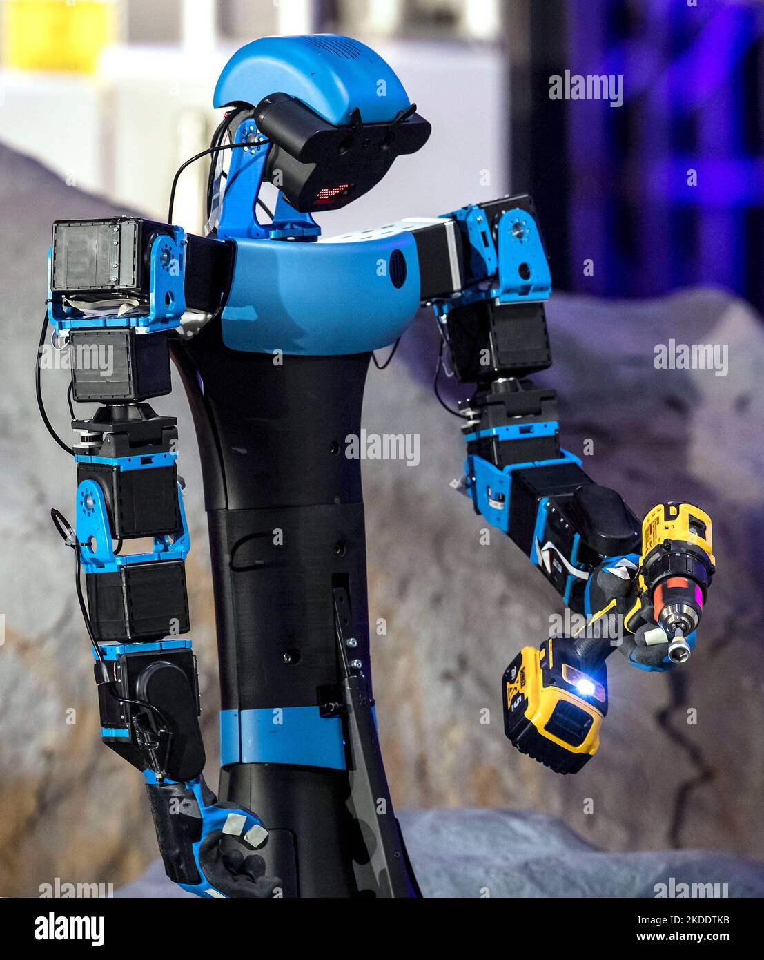 Long Beach, California, USA. 05th Nov, 2022. The robot built by ...