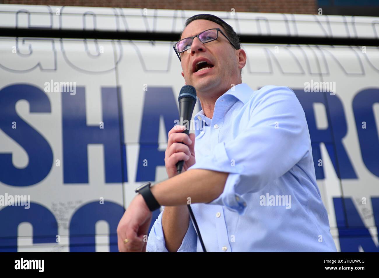 Josh shapiro hi-res stock photography and images - Alamy