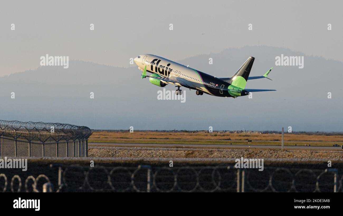 Richmond, British Columbia, Canada. 14th Oct, 2022. A Flair Airlines ...