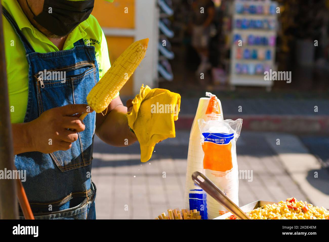 Elotes, traditional Mexican street food Stock Photo - Alamy
