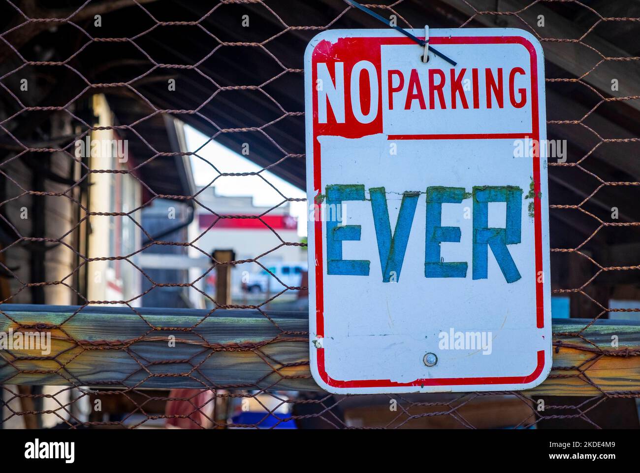 "No Parking Ever" sign Stock Photo - Alamy