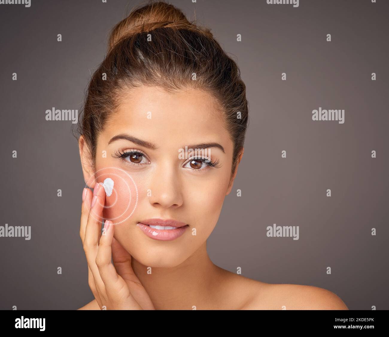 Straight in the face hi-res stock photography and images - Alamy