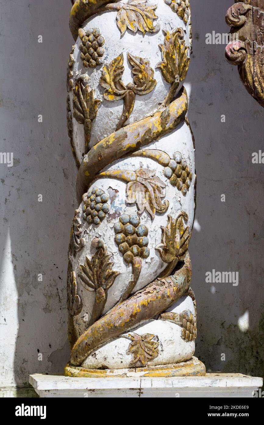 Architectural details of Guiuan Church exposed after Typhoon Haiyan ...
