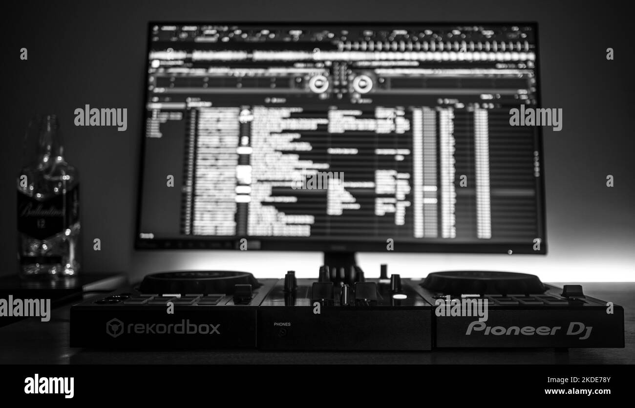 Dj console and monitor, black white Pioneer DJ Stock Photo - Alamy
