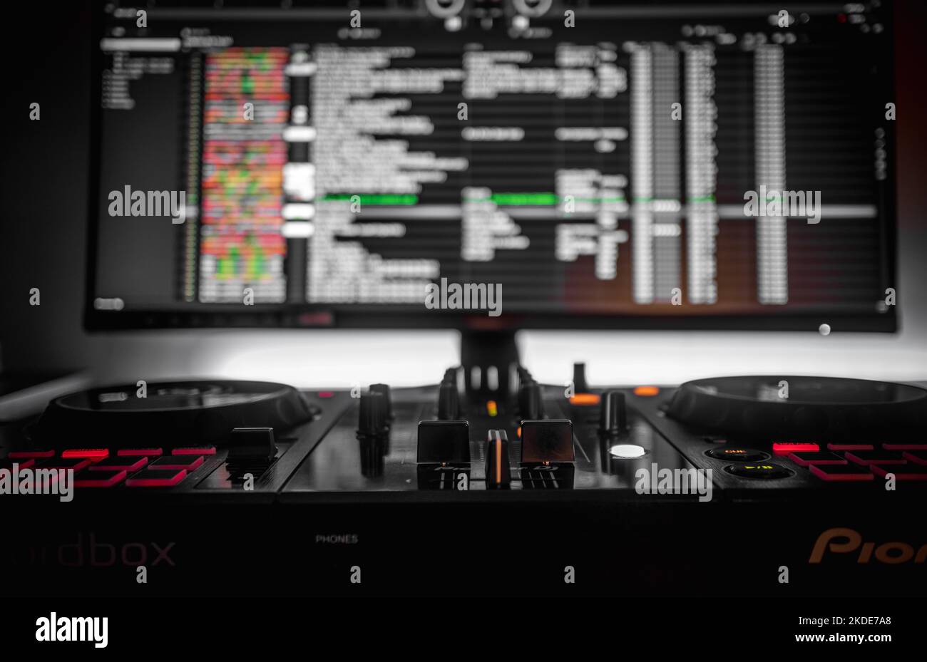 Dj console and monitor, bokeh, Pioneer DJ Stock Photo - Alamy