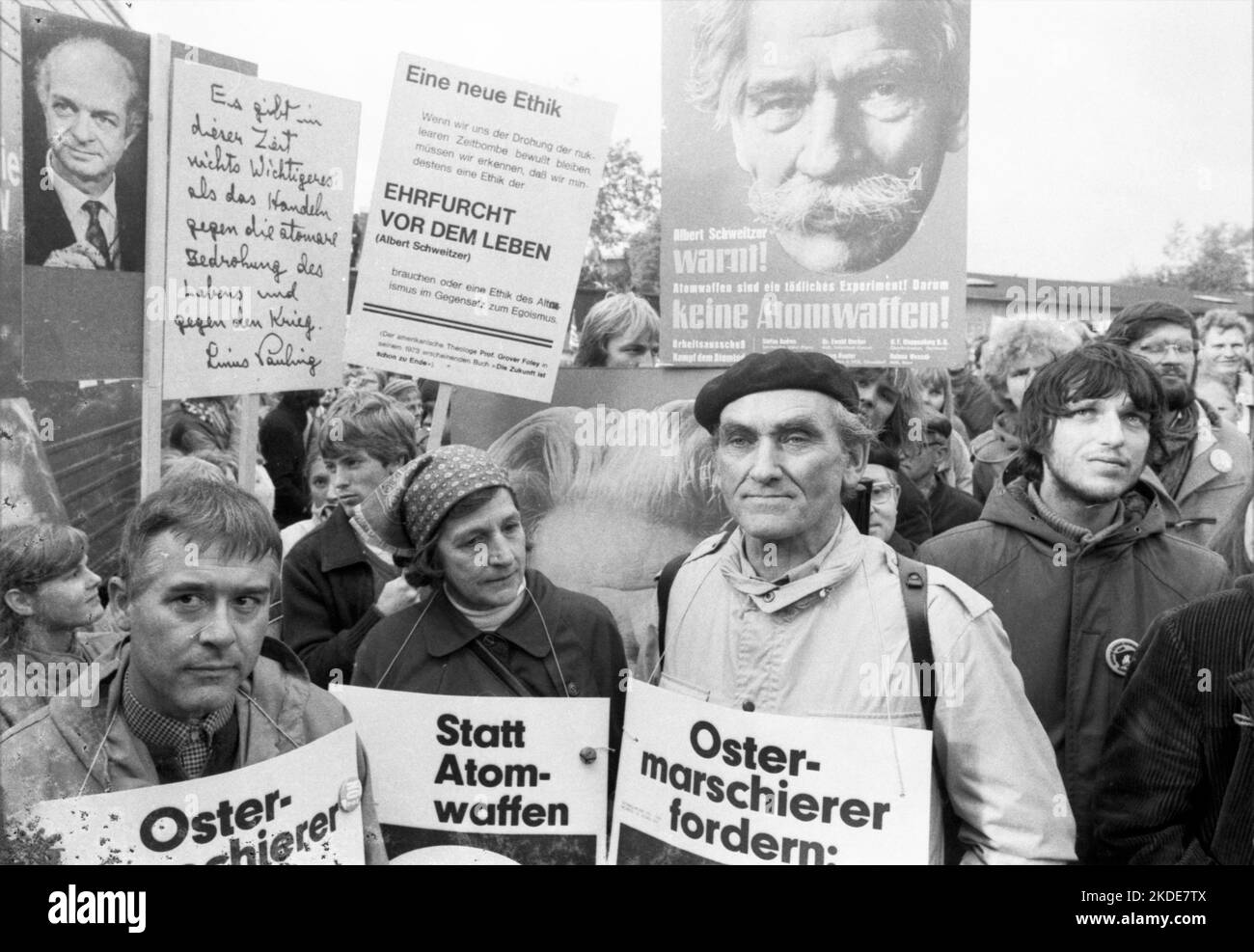 More than 300, 000 people attended the largest peace demonstration in ...