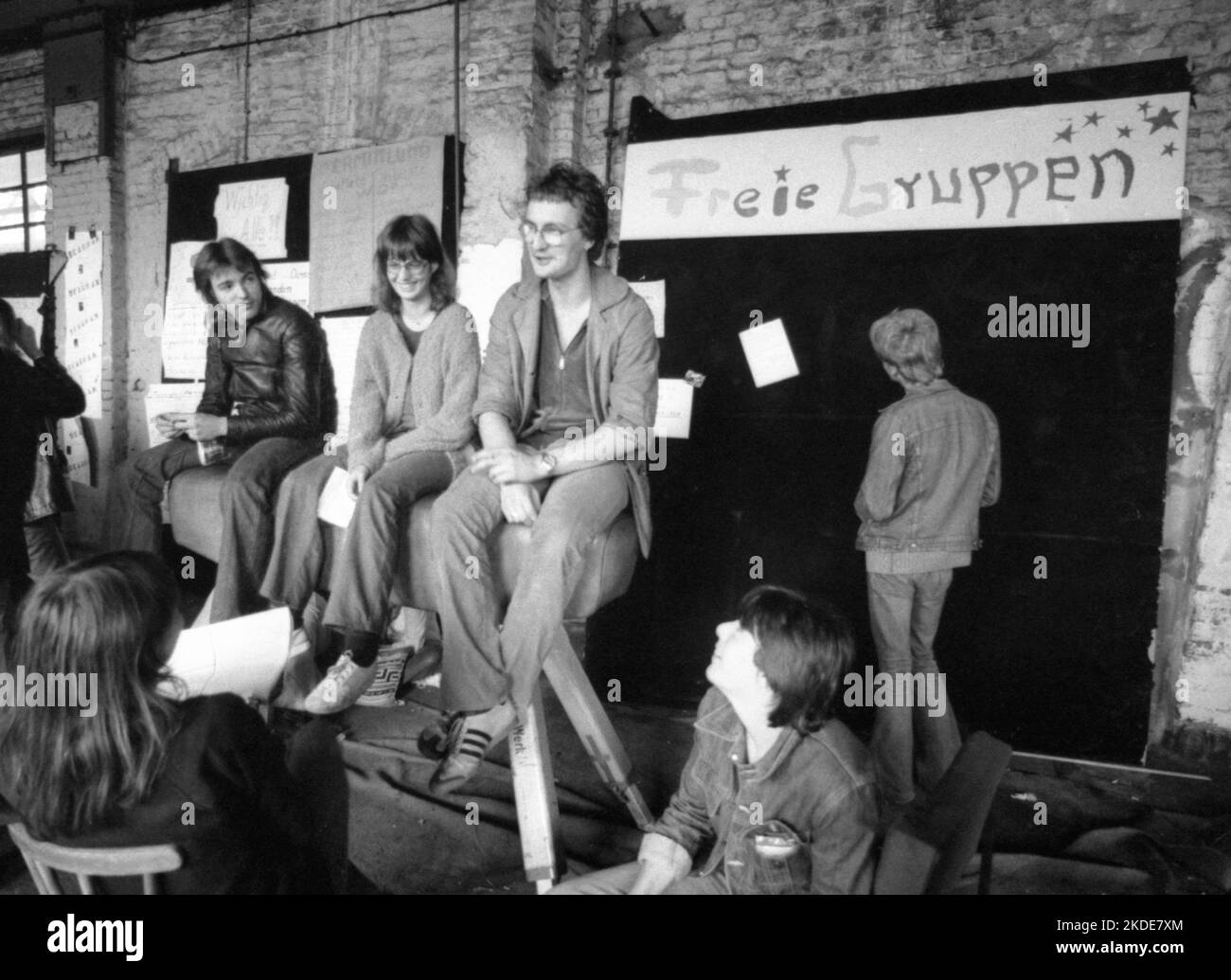 Autonomous groups of the left scene occupied an empty factory (Bo ...