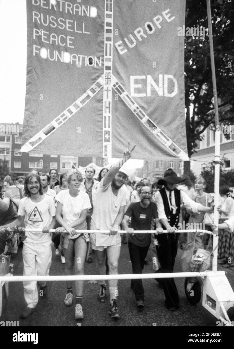 The 1981 Copenhagen to Paris Peace March reached the city of Muenster ...