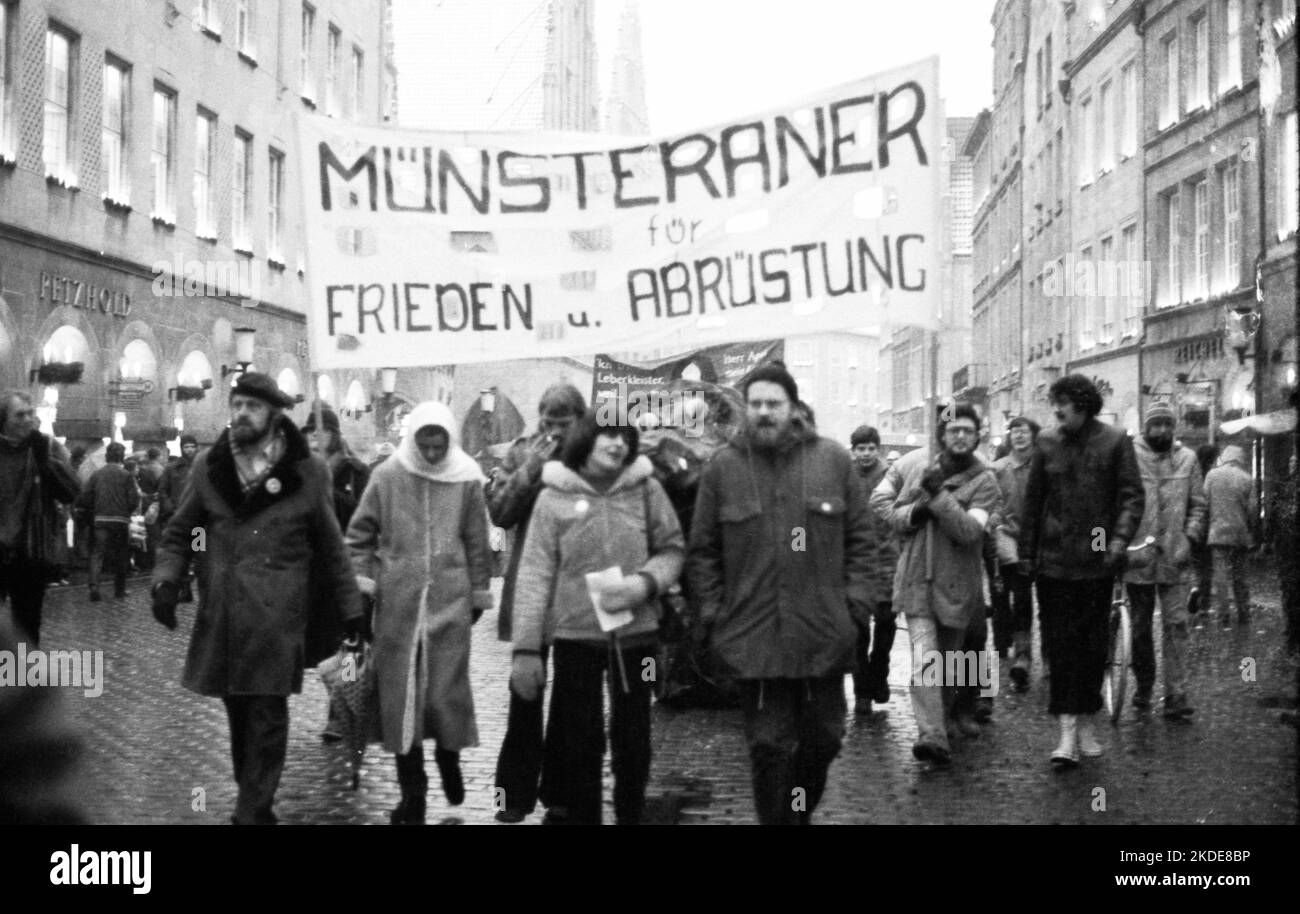 Demonstration of the peace movement in December 1981, Germany Stock ...